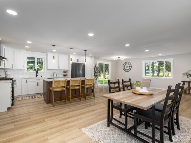 323 W King Tut Road