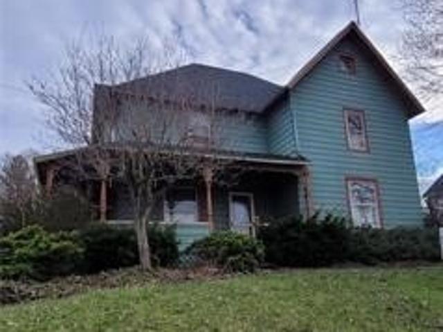 323 W Liberty St, Hubbard, OH 44425