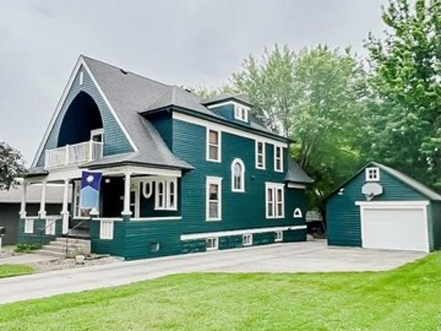323 W Main St, Luverne, MN 56156