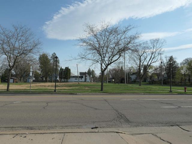 323 W Superior Street