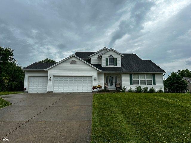 323 Woodfield Dr, Batesville, IN 47006