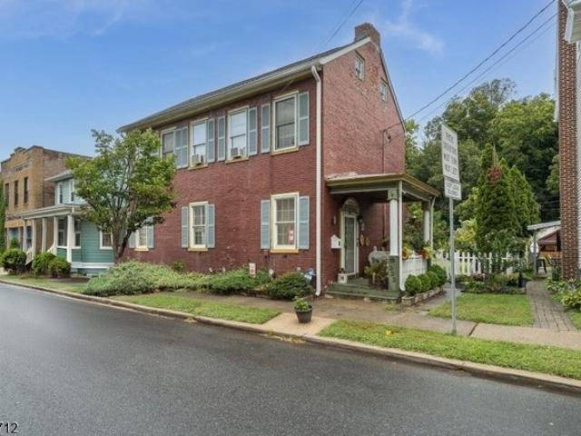 323 Water St, Belvidere, NJ 07823