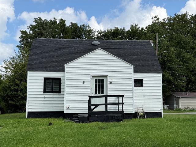 323 Warner Aly