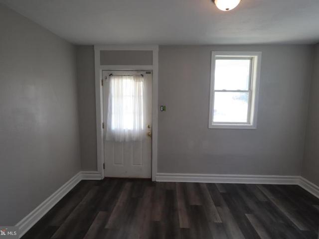 323 West North Street W