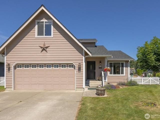 323 Wilson Ln, Sumas, WA 98295