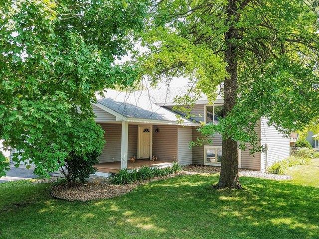 3244 Meadowbrook Ct, Vadnais Heights, MN 55127