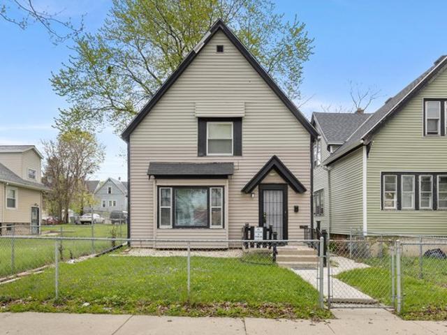3244 N 30th St, Milwaukee, WI 53216