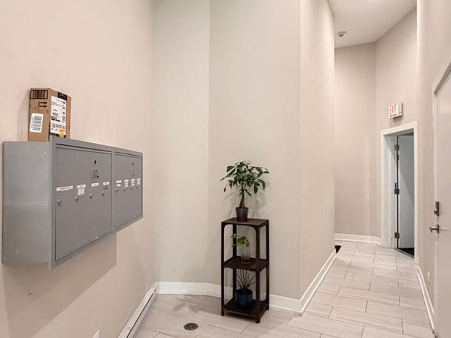 3244 N Lincoln Ave, Unit 4, Chicago, IL 60657 | Compass
