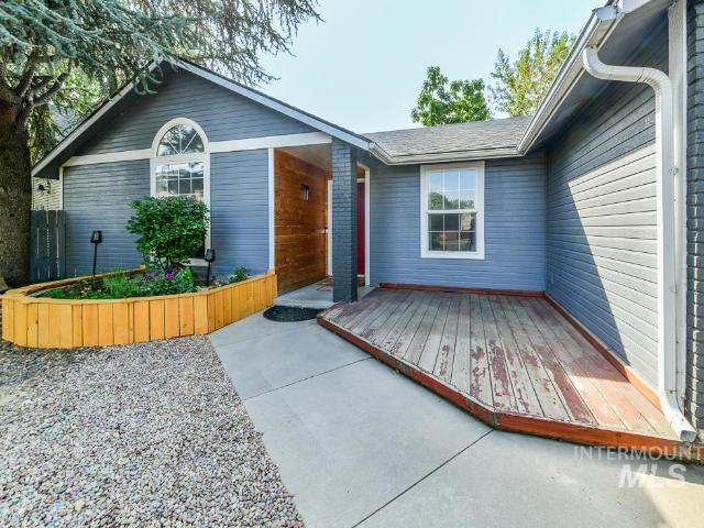 3244 N Linda Vista Pl