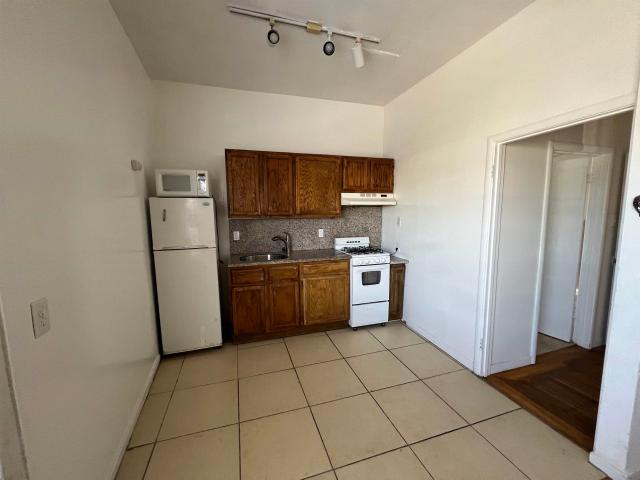 3244 ellis st #b