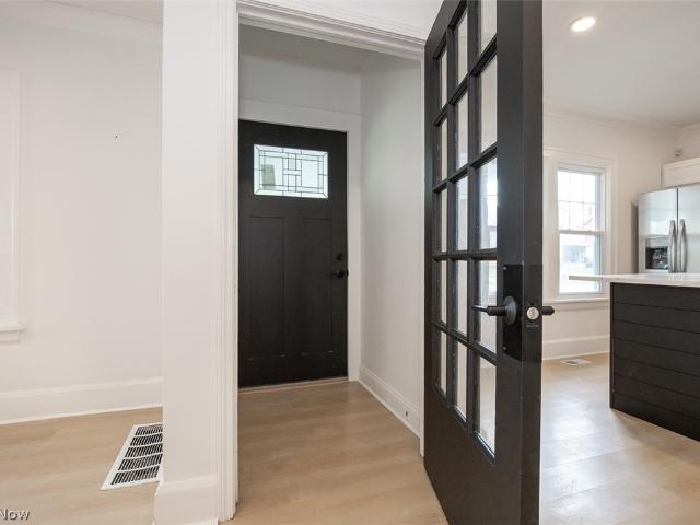 3244 Redwood Road