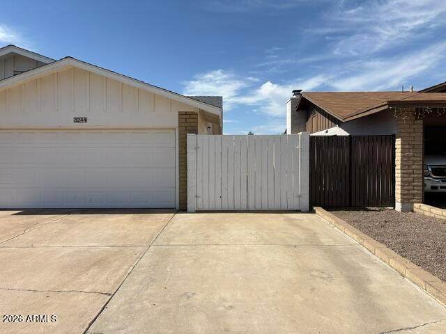 3244 W YUCCA Street