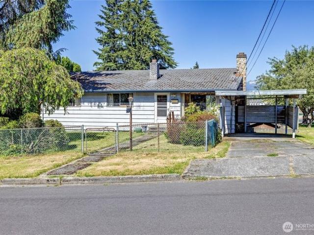 3245 Almira Dr, Bremerton, WA 98310