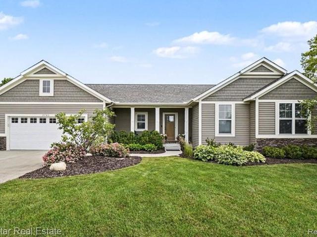 3245 Deep Rose Dr, Georgetown Township, MI 49426