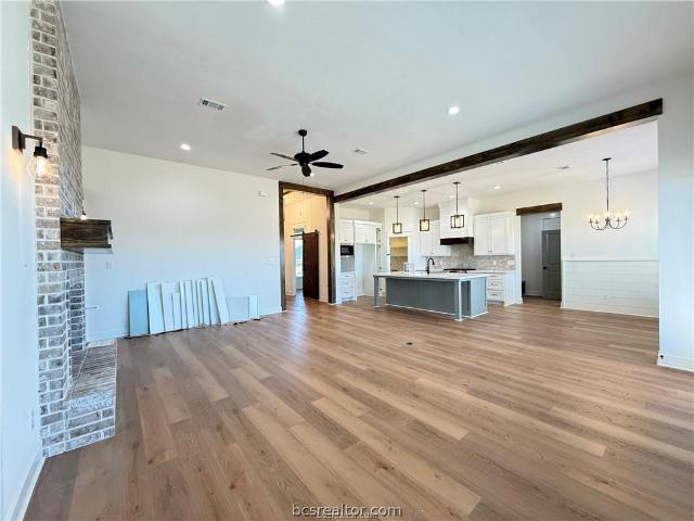 3245 Hunters Crossing Trail