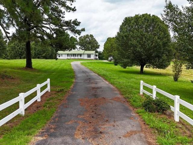3245 Highway 124, Greenfield, TN 38230