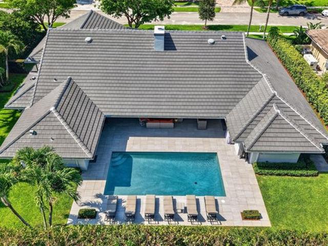 3245 St James Dr, Boca Raton, FL 33434