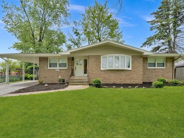 3245 S Manor Dr, Lansing, IL 60438