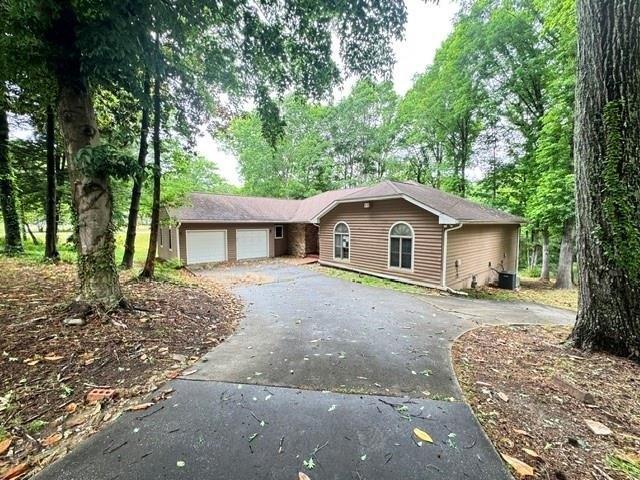 3245 W Anderson Dr, Lithia Springs, GA 30122