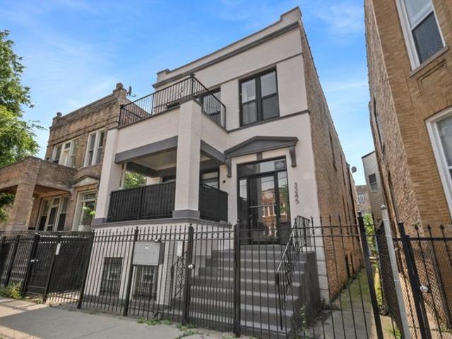 3245 W Division St, Chicago, IL 60651
