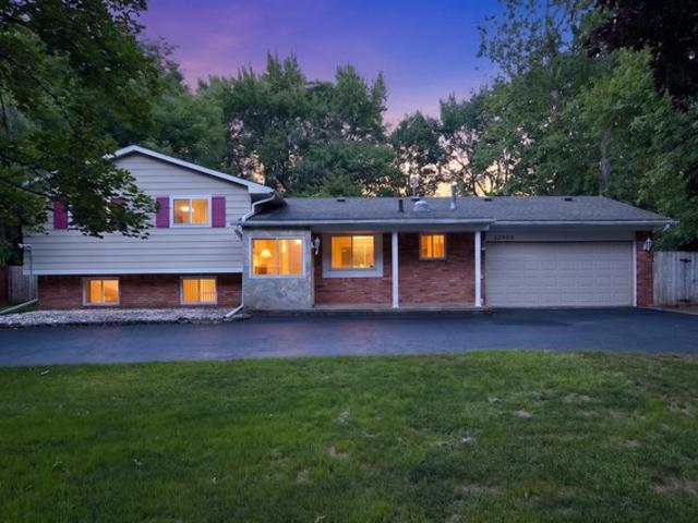 32463 Dunford St, Farmington Hills, MI 48334