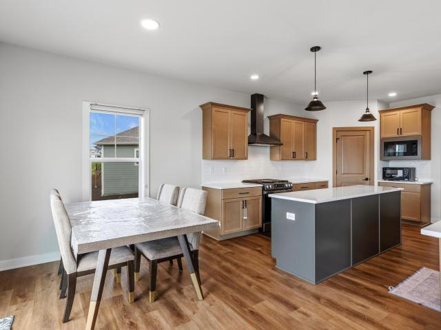 3246 Blue Star Cir