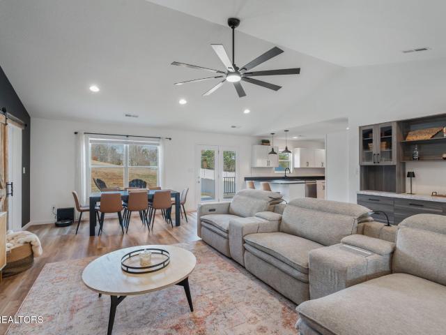 3246 Lobetti Rd
