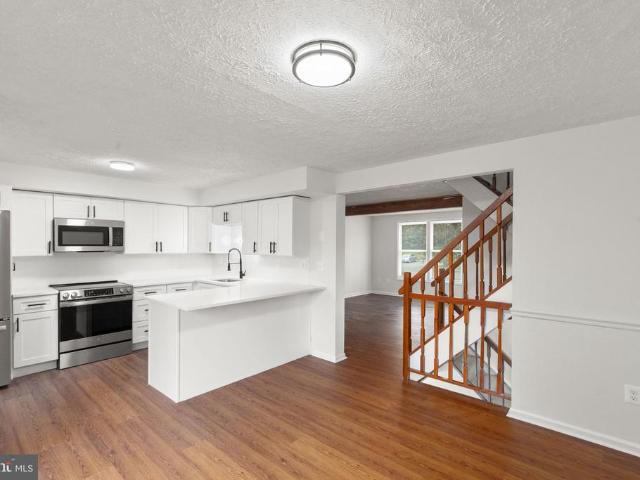 3246 Split Oak Court