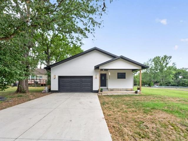 3246 W State St, Springfield, MO 65802