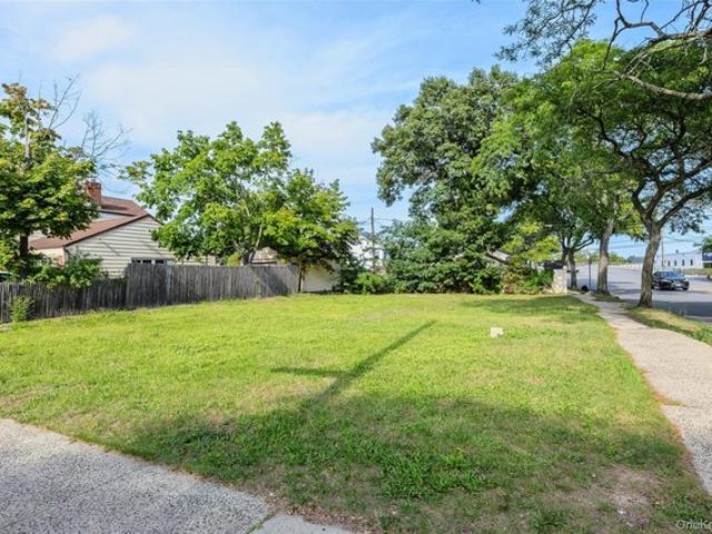 3247 Brower Ave, Oceanside, NY 11572