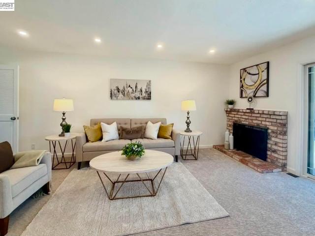 3247 Ensenada Dr