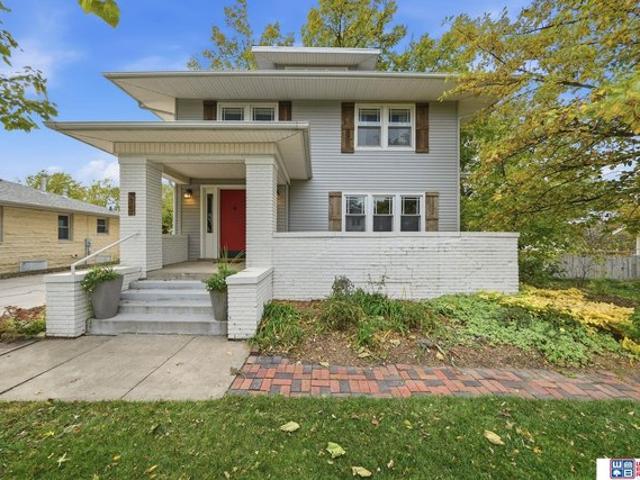3247 S 40th St, Lincoln, NE 68506