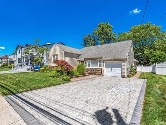 3247 Skillman Ave, Oceanside, NY 11572