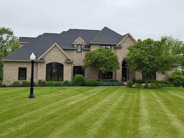 3248 N 18th Ave W, Newton, IA 50208