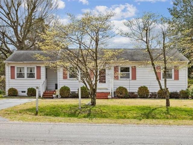 3248 Providence Rd, Hayes, VA 23072