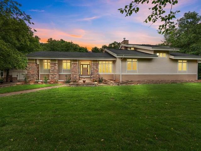 3248 S Farm Road 203, Springfield, MO 65809