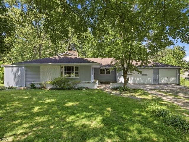 3249 Imrek Dr, Green, OH 44312