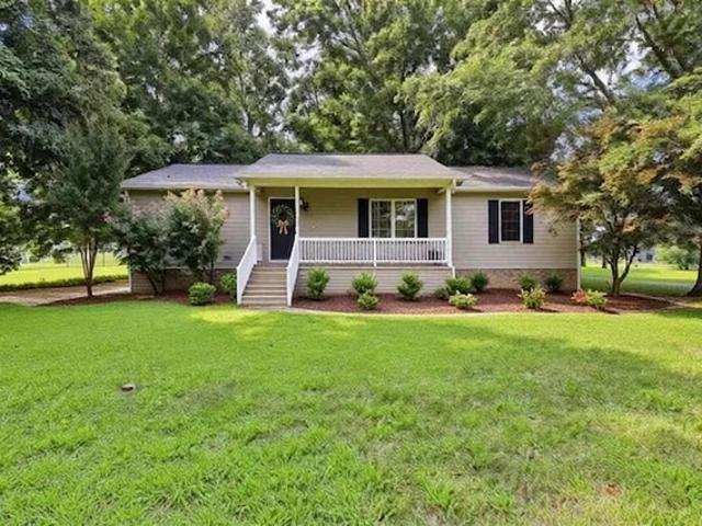3249 Winters Rd, Cedar Hill, TN 37032