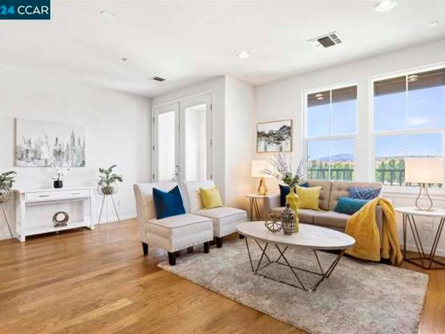 3240 Maguire Way, 2 beds, 3 full baths