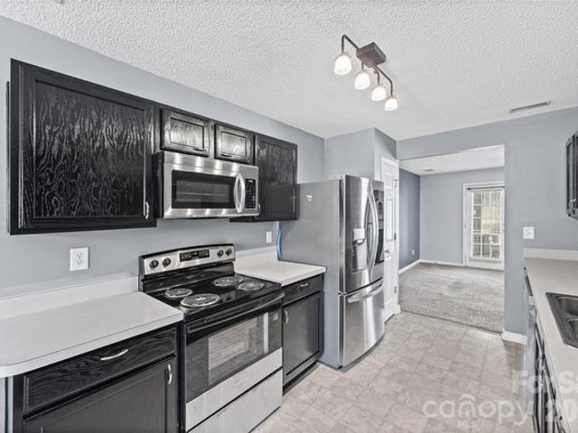 3240 Barons Court Rd, Charlotte, NC 28213