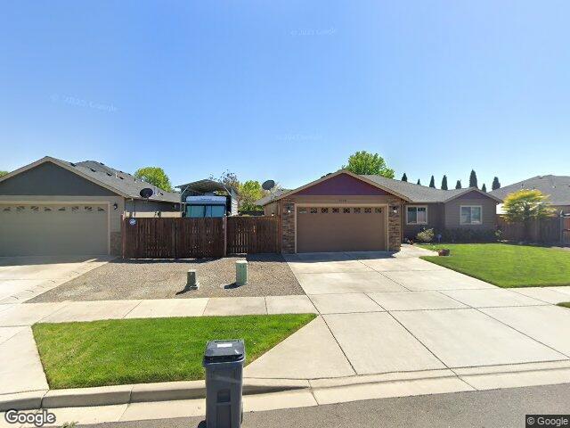 3240 Dearborn Ln, Medford, OR 97504