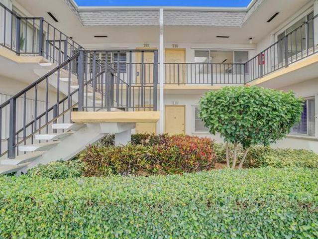 3240 Lake Osborne Dr #110, Lake Worth Beach, FL 33461