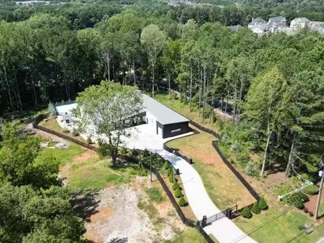 3240 Smithtown Rd, Suwanee, GA 30024 MLS 7388907