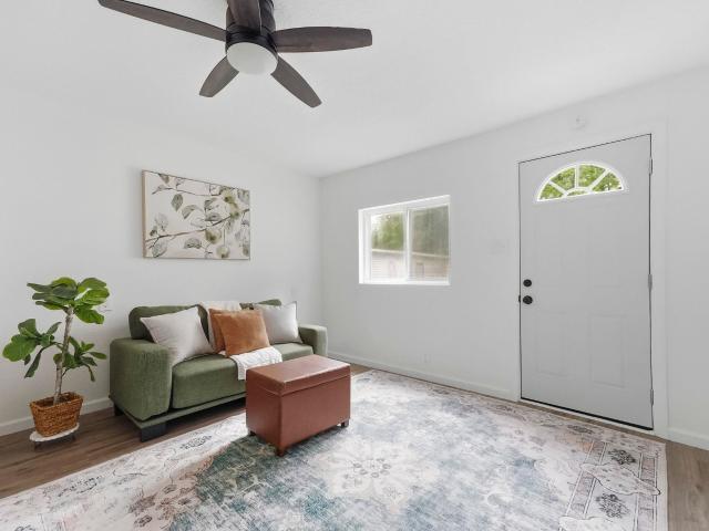 3240 W Shoreline Drive