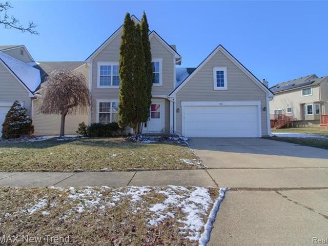 3241 Buckhorn Ct, Ann Arbor, MI 48105