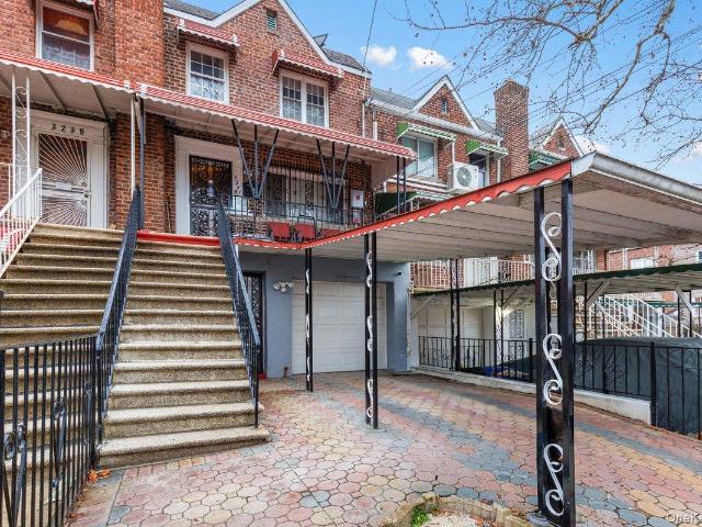 3241 Colden Avenue | Compass