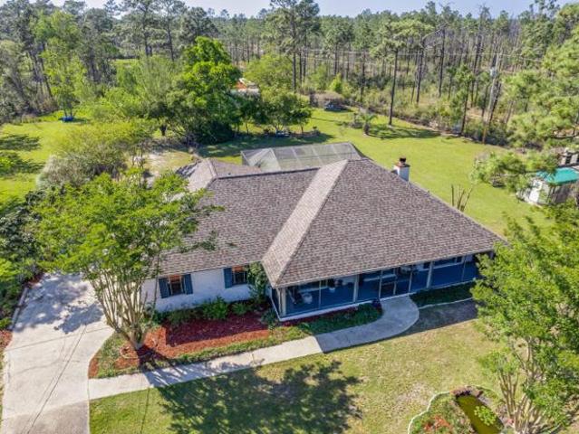 3241 Garcon Point Rd, Milton, FL 32583
