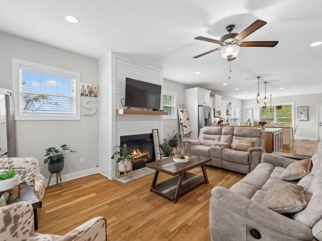 3242 Pinson School Rd