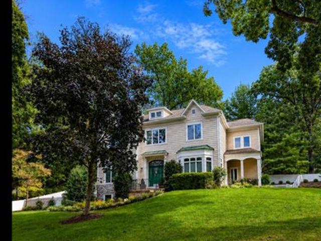 3242 Valley Ln, Falls Church, VA 22044