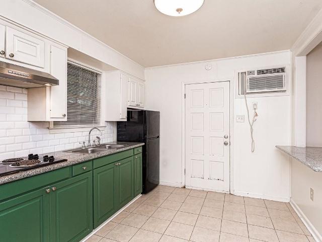 3243/3245 Ivanhoe Street 1 Bedroom Apartment for Rent at 3243/3245 Ivanhoe Street, Baton Rouge, LA 70802 Garden District